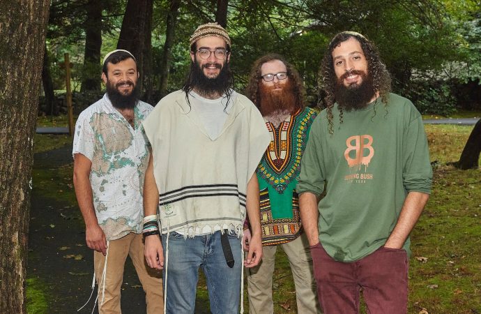 Una banda “de fantasía” de rockeros judíos ortodoxos encuentra el éxito ...